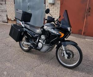 Black Honda XL 2002 in Mazeikiai, with an engine capacity of 0.65 L and mileage of 46 thousand km for 3100 €, photo 22 on AUTOMOTO.COM.LV