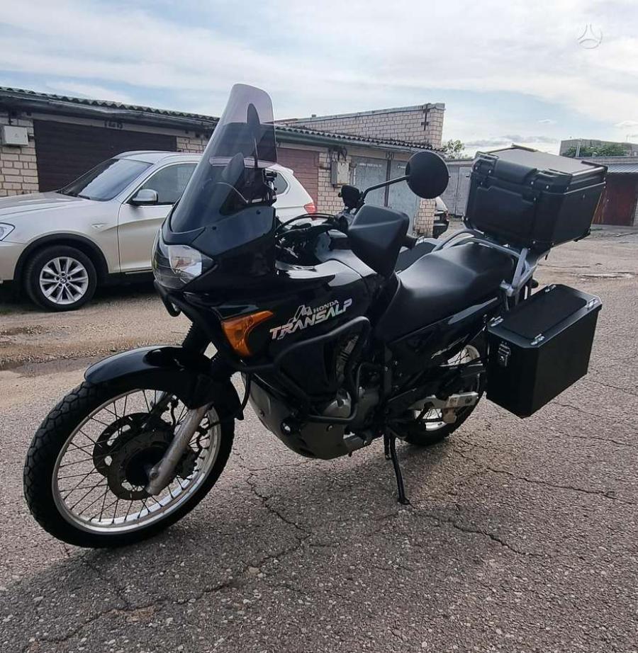 Black Honda XL 2002 in Mazeikiai, with an engine capacity of 0.65 L and mileage of 46 thousand km for 3100 €, photo 23 on AUTOMOTO.COM.LV