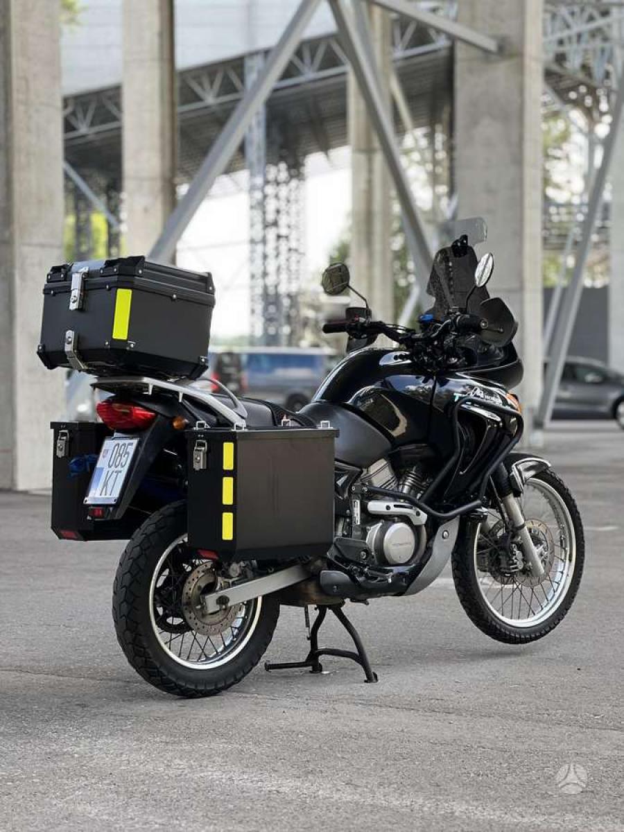 Melns Honda XL 2002 Druskininkai, ar dzinēja tilpumu 0.65 L un nobraukumu 50 tūkst. km par 2850 €, foto 3 vietnē AUTOMOTO.COM.LV