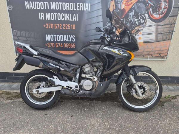Black Honda XL 2003 in Panevezys, with an engine capacity of 0.65 L and mileage of 31 thousand km for 2150 €, photo 3 on AUTOMOTO.COM.LV