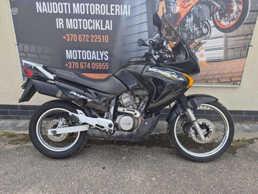 Черный Хонда XL 2003 в Паневежис, объемом двигателя 0.65 л и пробегом 31 тыс. км за 2150 €, фото 4 на AUTOMOTO.COM.LV