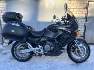 Black Honda XL 2004 in Birstonas, with an engine capacity of 1.00 L and mileage of 50 thousand km for 3750 €, photo 4 on AUTOMOTO.COM.LV