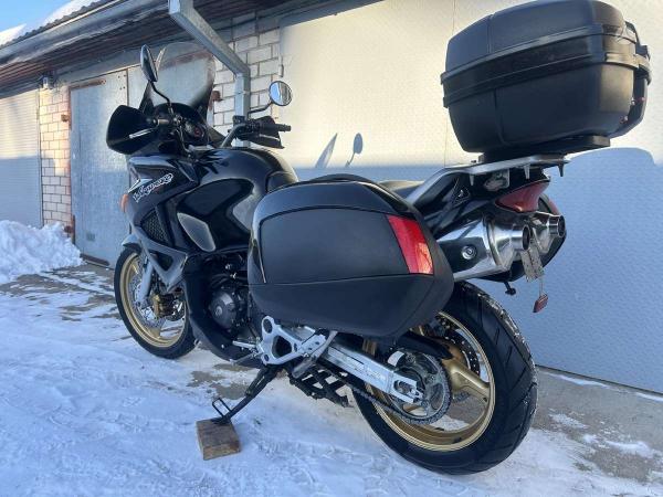 Black Honda XL 2005 in Birstonas, with an engine capacity of 1.00 L and mileage of 46 thousand km for 3750 €, photo 6 on AUTOMOTO.COM.LV