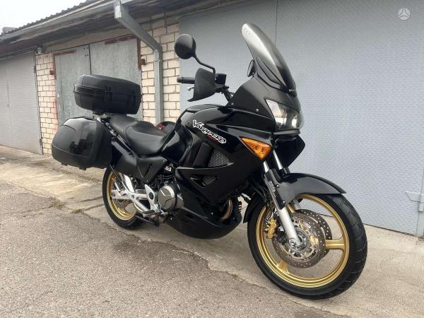 Black Honda XL 2005 in Birstonas, with an engine capacity of 1.00 L and mileage of 46 thousand km for 3750 €, photo 1 on AUTOMOTO.COM.LV