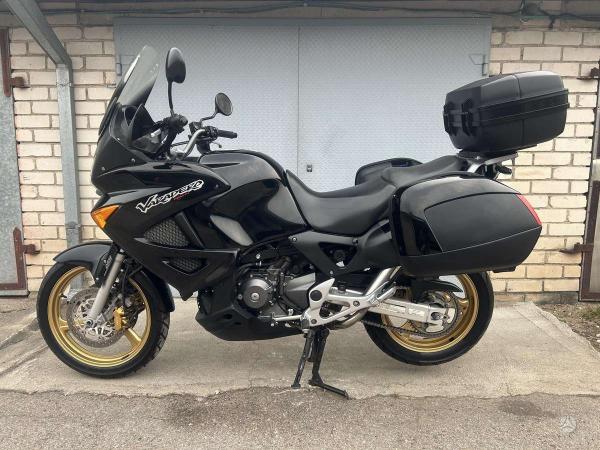 Black Honda XL 2005 in Birstonas, with an engine capacity of 1.00 L and mileage of 46 thousand km for 3750 €, photo 5 on AUTOMOTO.COM.LV