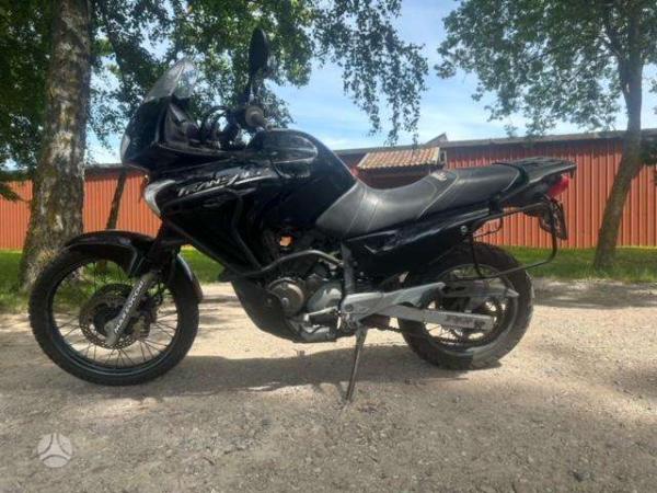 Черный Хонда XL 2006 в Клайпеда, объемом двигателя 0.00 л и пробегом 56 тыс. км за 2400 €, фото 6 на AUTOMOTO.COM.LV