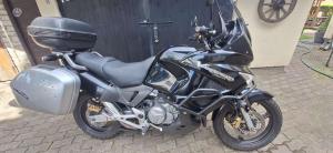 Melns Honda XL 2006 Viļņa, ar dzinēja tilpumu 1.00 L un nobraukumu 64 tūkst. km par 3900 €, foto  vietnē AUTOMOTO.COM.LV