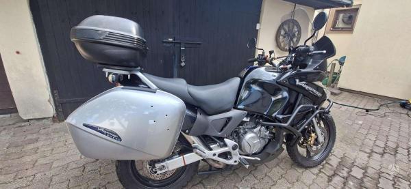 Melns Honda XL 2006 Viļņa, ar dzinēja tilpumu 1.00 L un nobraukumu 64 tūkst. km par 3900 €, foto 4 vietnē AUTOMOTO.COM.LV