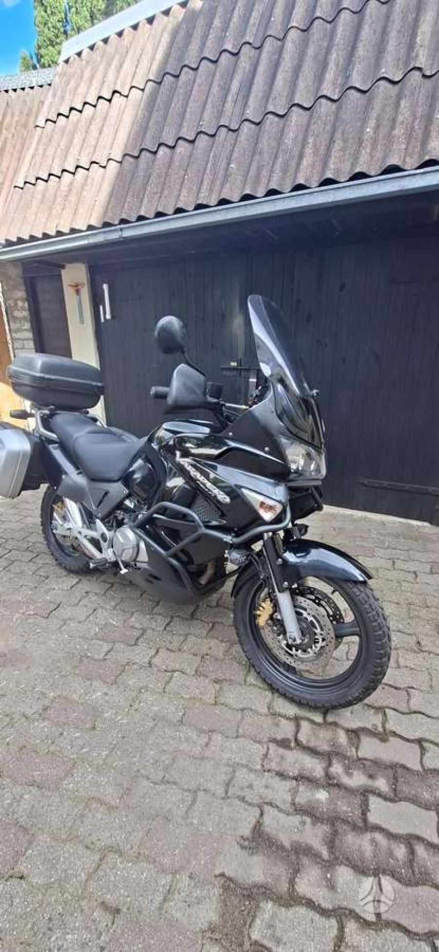 Melns Honda XL 2006 Viļņa, ar dzinēja tilpumu 1.00 L un nobraukumu 64 tūkst. km par 3900 €, foto 6 vietnē AUTOMOTO.COM.LV