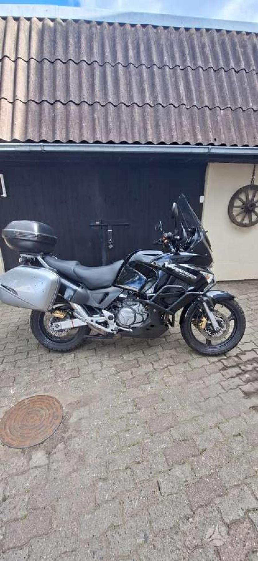 Melns Honda XL 2006 Viļņa, ar dzinēja tilpumu 1.00 L un nobraukumu 64 tūkst. km par 3900 €, foto 8 vietnē AUTOMOTO.COM.LV