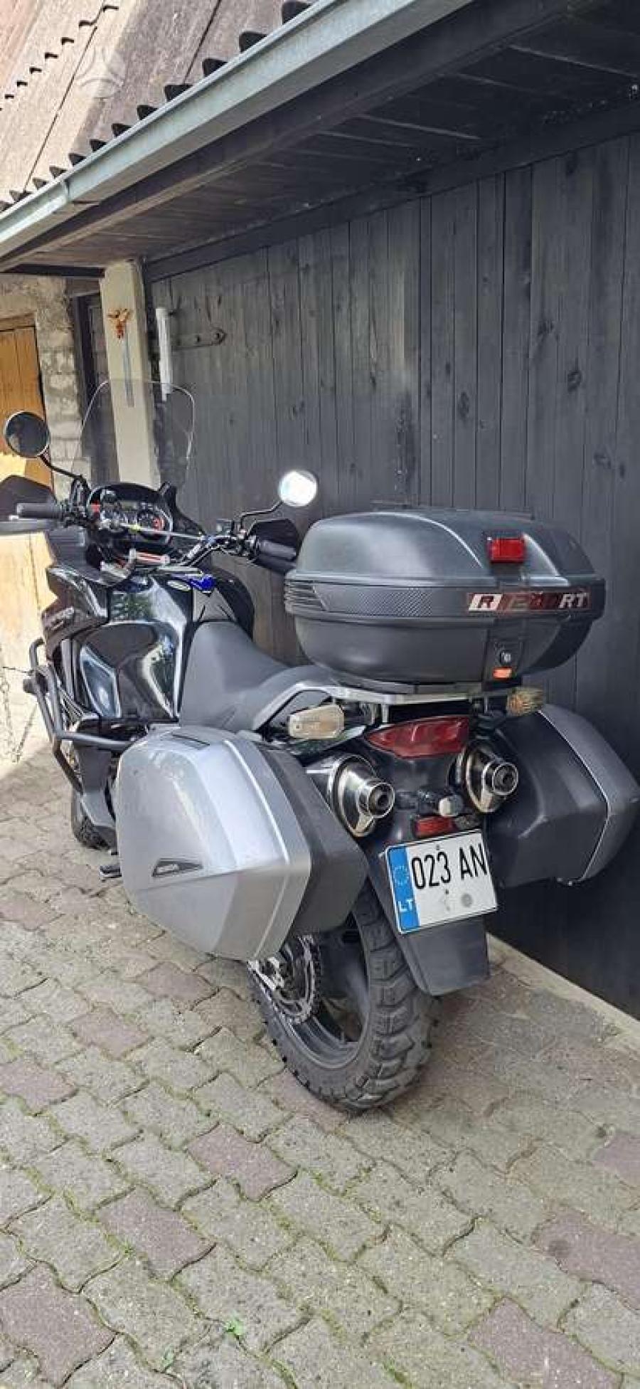 Melns Honda XL 2006 Viļņa, ar dzinēja tilpumu 1.00 L un nobraukumu 64 tūkst. km par 3900 €, foto 12 vietnē AUTOMOTO.COM.LV