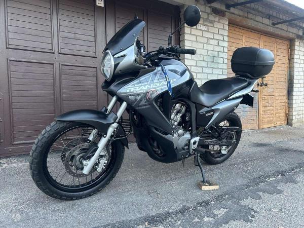 Black Honda XL 2008 in Birstonas, with an engine capacity of 0.70 L and mileage of 35 thousand km for 3750 €, photo 2 on AUTOMOTO.COM.LV