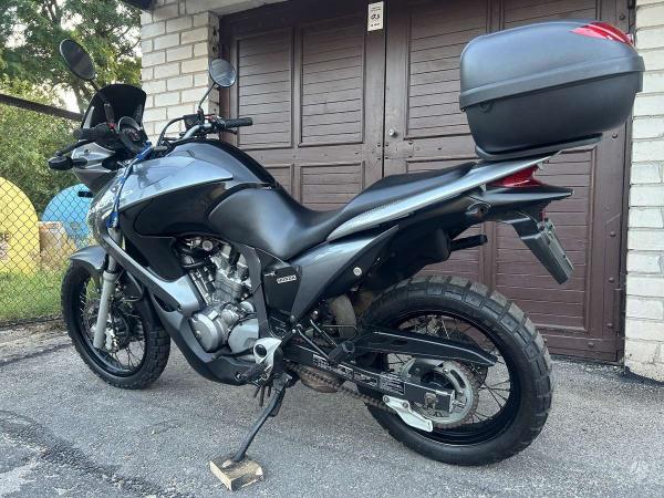 Black Honda XL 2008 in Birstonas, with an engine capacity of 0.70 L and mileage of 35 thousand km for 3750 €, photo 5 on AUTOMOTO.COM.LV
