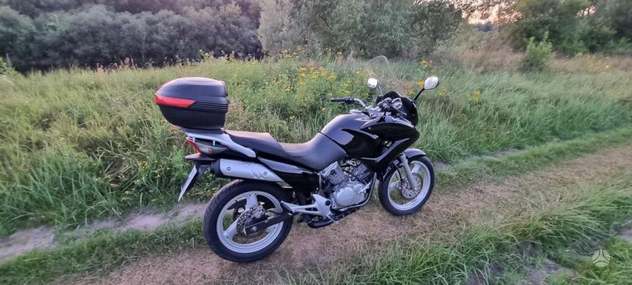 Black Honda XL 2009 in Kaunas, with an engine capacity of 0.13 L and mileage of 24 thousand km for 3350 €, photo 1 on AUTOMOTO.COM.LV