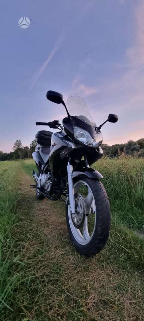 Black Honda XL 2009 in Kaunas, with an engine capacity of 0.13 L and mileage of 24 thousand km for 3350 €, photo 3 on AUTOMOTO.COM.LV