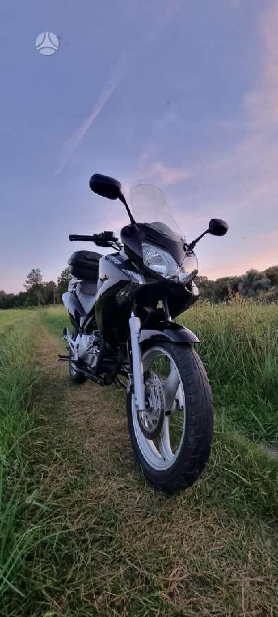 Black Honda XL 2009 in Kaunas, with an engine capacity of 0.13 L and mileage of 24 thousand km for 3350 €, photo 4 on AUTOMOTO.COM.LV