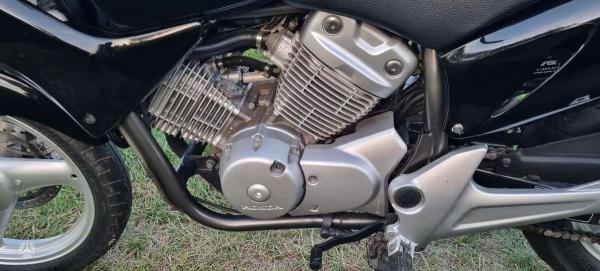 Black Honda XL 2009 in Kaunas, with an engine capacity of 0.13 L and mileage of 24 thousand km for 3350 €, photo 4 on AUTOMOTO.COM.LV