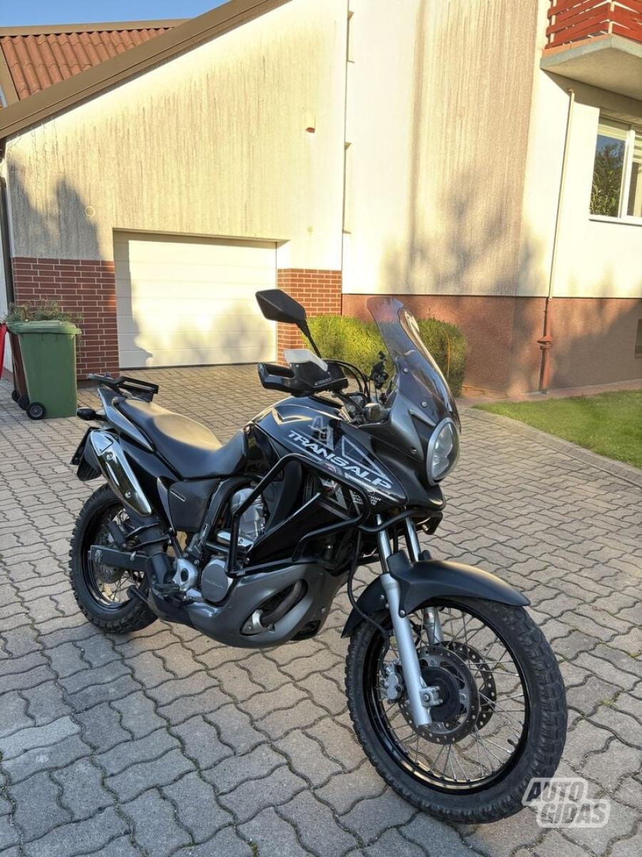 Melns Honda XL 2010 Gargždai, ar dzinēja tilpumu 0.70 L un nobraukumu 52 tūkst. km par 3800 €, foto 1 vietnē AUTOMOTO.COM.LV