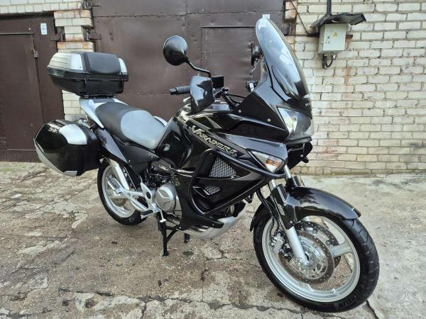 Black Honda XL 2010 in Alytus, with an engine capacity of 1.00 L and mileage of 44 thousand km for 4980 €, photo 4 on AUTOMOTO.COM.LV