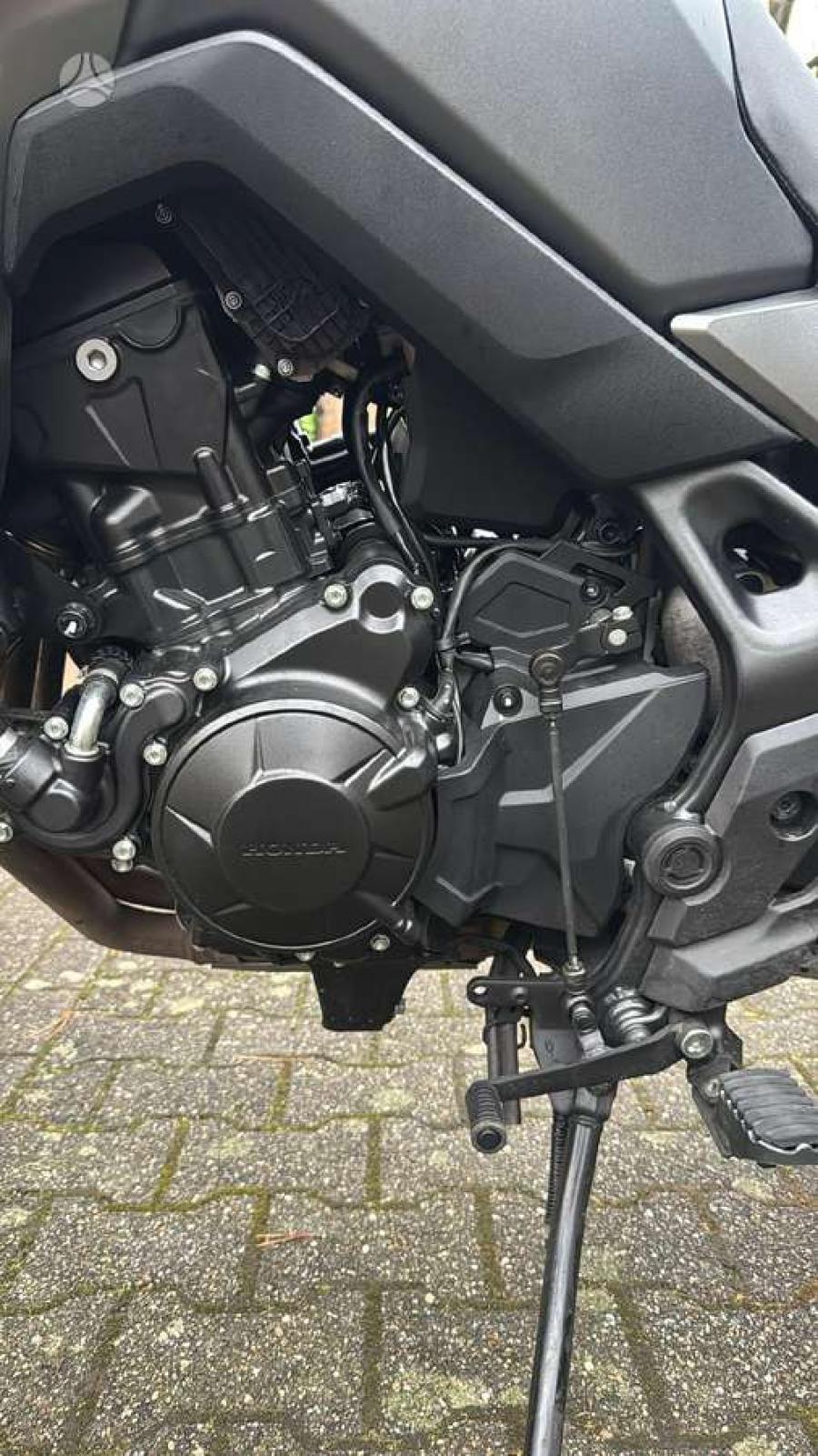 Black Honda XL 2023 in Klaipeda, with an engine capacity of 0.75 L and mileage of 13 thousand km for 9000 €, photo 6 on AUTOMOTO.COM.LV