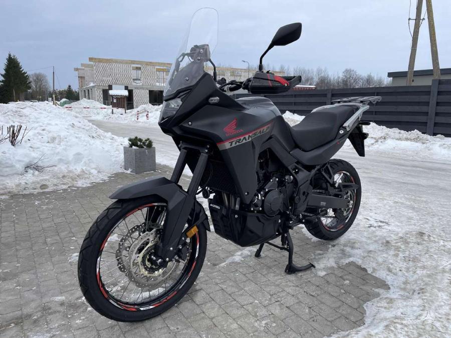 Black Honda XL 2023 in Klaipeda, with an engine capacity of 0.75 L and mileage of 2 thousand km for 8800 €, photo 4 on AUTOMOTO.COM.LV