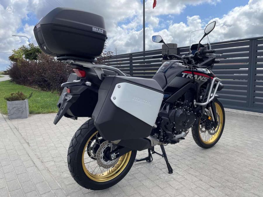 Black Honda XL 2025 in Klaipeda, with an engine capacity of 0.75 L and mileage of 4 thousand km for 10000 €, photo 7 on AUTOMOTO.COM.LV