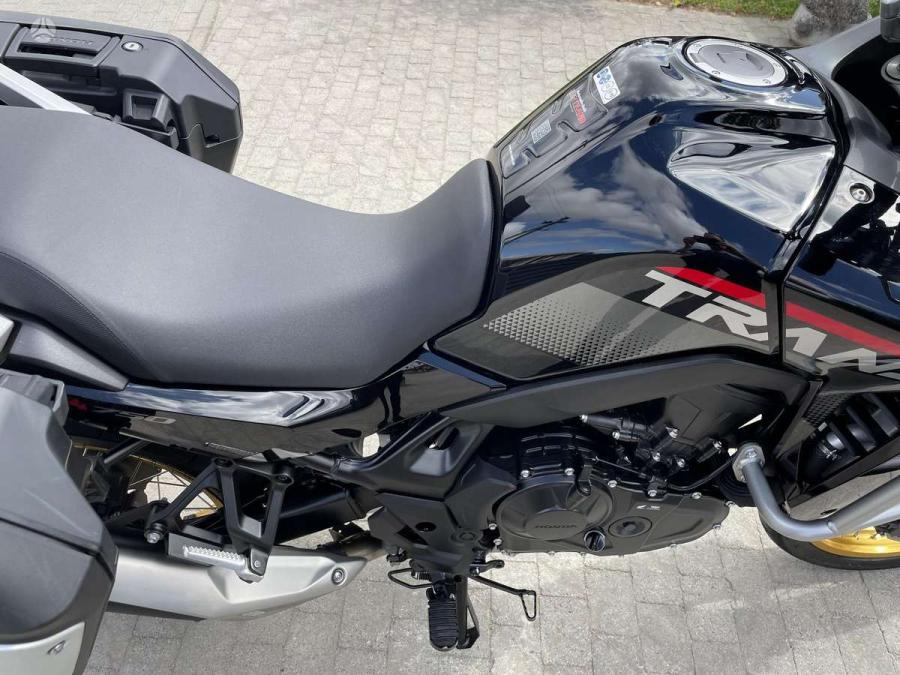 Black Honda XL 2025 in Klaipeda, with an engine capacity of 0.75 L and mileage of 4 thousand km for 10000 €, photo 19 on AUTOMOTO.COM.LV