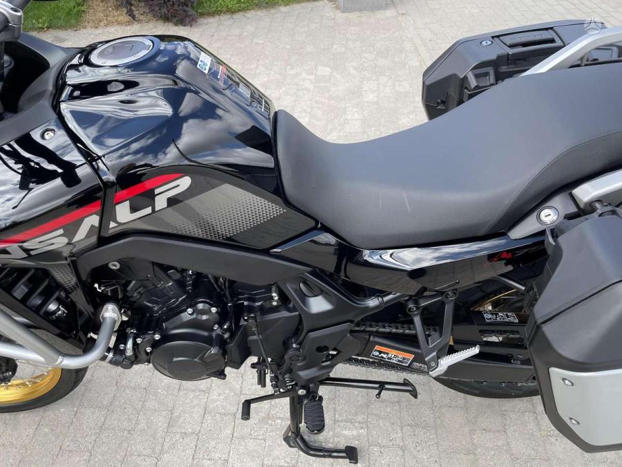 Black Honda XL 2025 in Klaipeda, with an engine capacity of 0.75 L and mileage of 4 thousand km for 10000 €, photo 22 on AUTOMOTO.COM.LV