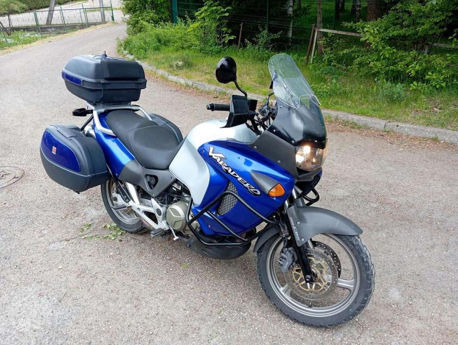 Zils Honda XL 2001 Telšiai, ar dzinēja tilpumu 1.00 L un nobraukumu 54 tūkst. km par 2390 €, foto 1 vietnē AUTOMOTO.COM.LV