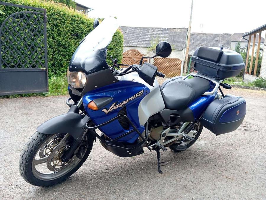 Zils Honda XL 2001 Telšiai, ar dzinēja tilpumu 1.00 L un nobraukumu 54 tūkst. km par 2390 €, foto 4 vietnē AUTOMOTO.COM.LV