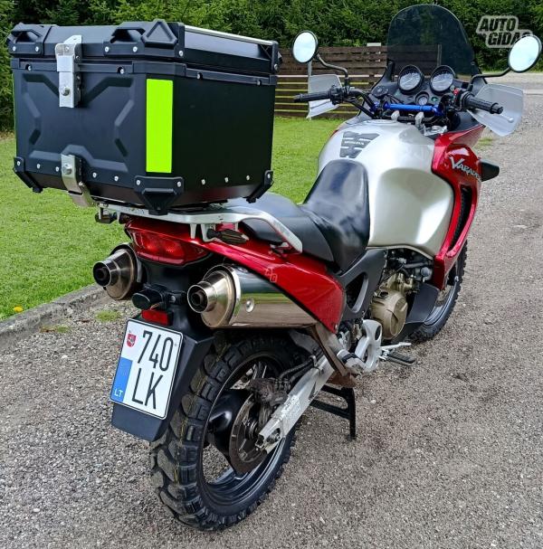 Grey Honda XL 2000 in Raseiniai, with an engine capacity of 1.00 L and mileage of 47 thousand km for 2850 €, photo 3 on AUTOMOTO.COM.LV