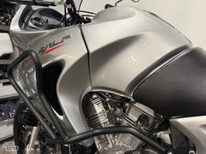 Pelēks Honda XL 2002 Viļņa, ar dzinēja tilpumu 0.65 L un nobraukumu 49 tūkst. km par 3150 €, foto 14 vietnē AUTOMOTO.COM.LV