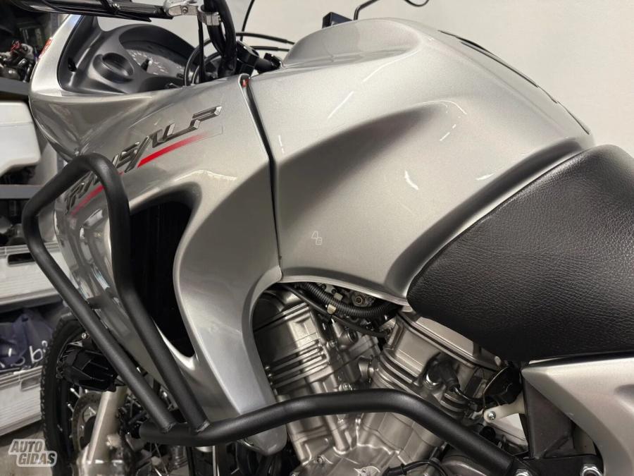 Pelēks Honda XL 2002 Viļņa, ar dzinēja tilpumu 0.65 L un nobraukumu 49 tūkst. km par 3150 €, foto 14 vietnē AUTOMOTO.COM.LV