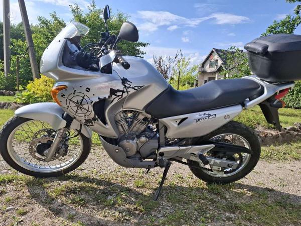 Grey Honda XL 2002 in Siauliai, with an engine capacity of 0.65 L and mileage of 59 thousand km for 2200 €, photo 3 on AUTOMOTO.COM.LV