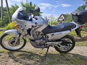 Grey Honda XL 2002 in Siauliai, with an engine capacity of 0.65 L and mileage of 59 thousand km for 2200 €, photo 4 on AUTOMOTO.COM.LV