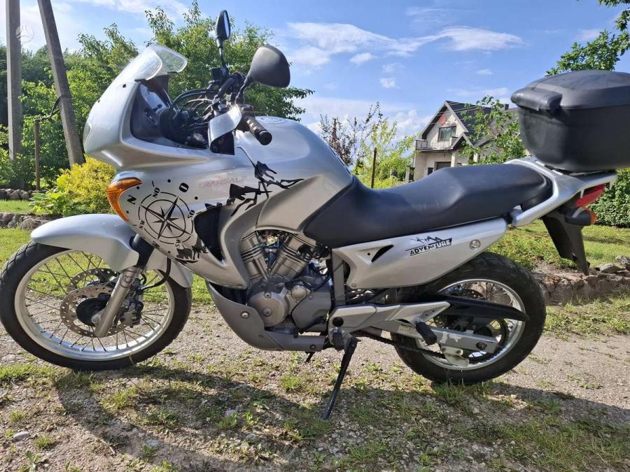 Grey Honda XL 2002 in Siauliai, with an engine capacity of 0.65 L and mileage of 59 thousand km for 2200 €, photo 4 on AUTOMOTO.COM.LV