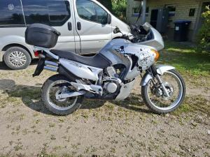 Grey Honda XL 2002 in Siauliai, with an engine capacity of 0.65 L and mileage of 59 thousand km for 2200 €, photo 5 on AUTOMOTO.COM.LV