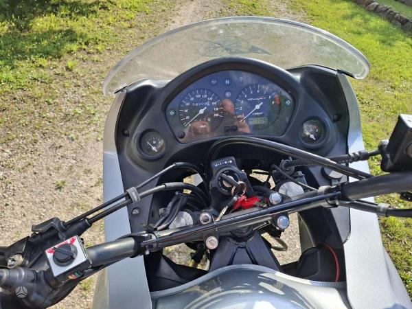 Grey Honda XL 2002 in Siauliai, with an engine capacity of 0.65 L and mileage of 59 thousand km for 2200 €, photo 8 on AUTOMOTO.COM.LV
