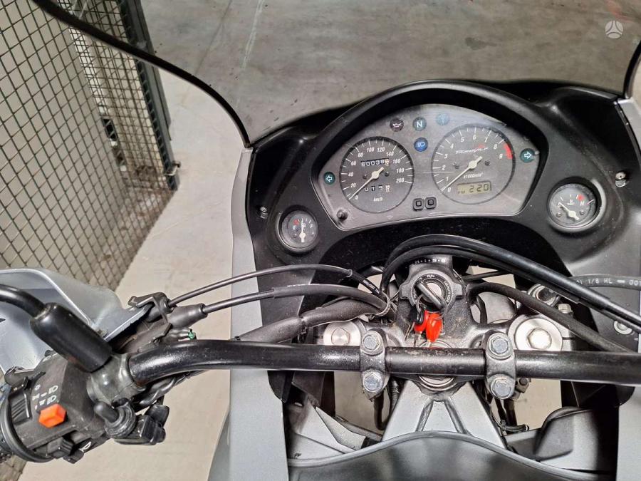 Grey Honda XL 2002 in Kaunas, with an engine capacity of 0.65 L and mileage of 60 thousand km for 2500 €, photo 16 on AUTOMOTO.COM.LV