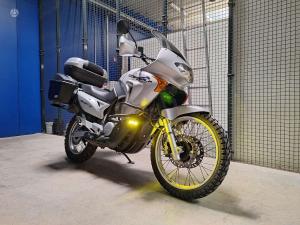 Grey Honda XL 2002 in Kaunas, with an engine capacity of 0.65 L and mileage of 60 thousand km for 2500 €, photo 1 on AUTOMOTO.COM.LV