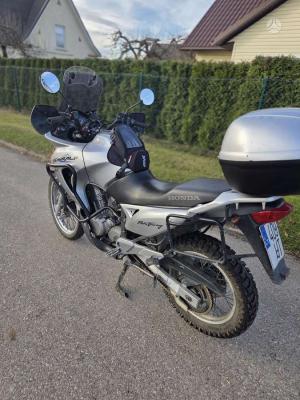Grey Honda XL 2003 in Kaisiadorys, with an engine capacity of 0.65 L and mileage of 70 thousand km for 2750 €, photo  on AUTOMOTO.COM.LV