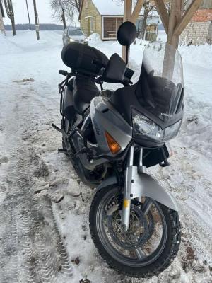Pelēks Honda XL 2003 Biržai, ar dzinēja tilpumu 1.00 L un nobraukumu 100 tūkst. km par 3300 €, foto  vietnē AUTOMOTO.COM.LV