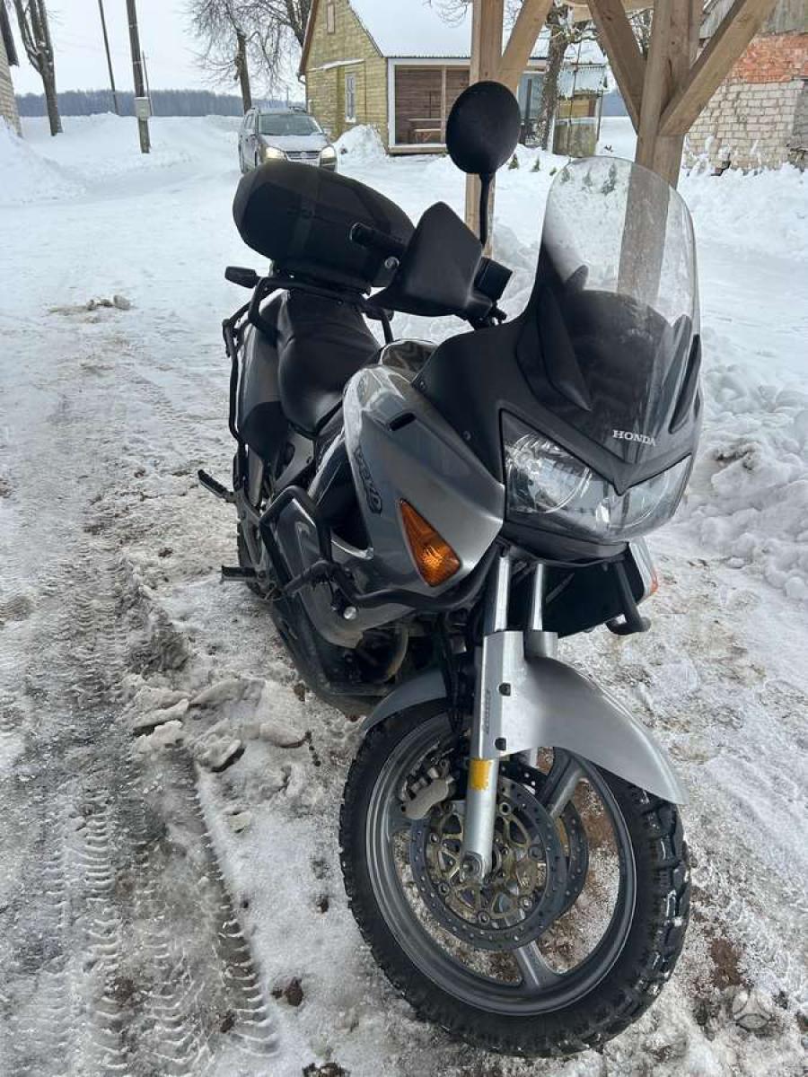Pelēks Honda XL 2003 Biržai, ar dzinēja tilpumu 1.00 L un nobraukumu 100 tūkst. km par 3300 €, foto 1 vietnē AUTOMOTO.COM.LV