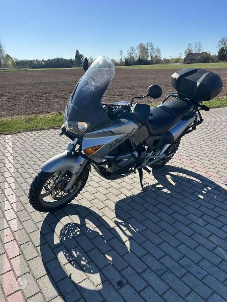 Pelēks Honda XL 2003 Biržai, ar dzinēja tilpumu 1.00 L un nobraukumu 100 tūkst. km par 3000 €, foto 1 vietnē AUTOMOTO.COM.LV