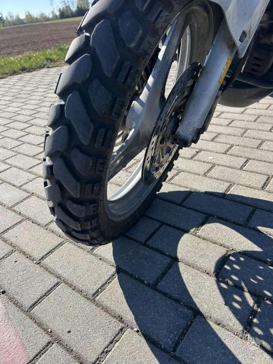 Pelēks Honda XL 2003 Biržai, ar dzinēja tilpumu 1.00 L un nobraukumu 100 tūkst. km par 3000 €, foto 9 vietnē AUTOMOTO.COM.LV