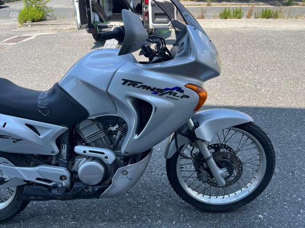 Grey Honda XL 2003 in Panevezys, with an engine capacity of 0.65 L and mileage of 52 thousand km for 2100 €, photo 2 on AUTOMOTO.COM.LV