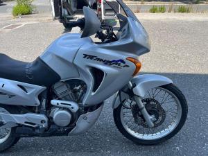 Pelēks Honda XL 2003 Panevēža, ar dzinēja tilpumu 0.65 L un nobraukumu 52 tūkst. km par 2100 €, foto 3 vietnē AUTOMOTO.COM.LV