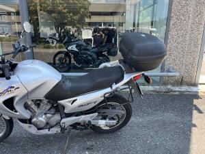 Pelēks Honda XL 2003 Panevēža, ar dzinēja tilpumu 0.65 L un nobraukumu 52 tūkst. km par 2100 €, foto 7 vietnē AUTOMOTO.COM.LV