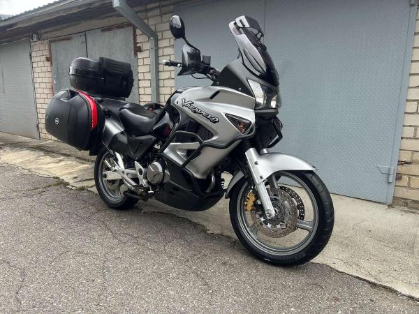 Pelēks Honda XL 2004 Birštonas, ar dzinēja tilpumu 1.00 L un nobraukumu 49 tūkst. km par 3850 €, foto 1 vietnē AUTOMOTO.COM.LV