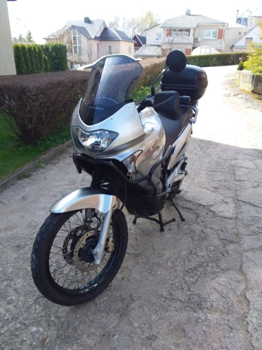 Grey Honda XL 2006 in Utena, with an engine capacity of 0.00 L and mileage of 57 thousand km for 2800 €, photo 1 on AUTOMOTO.COM.LV